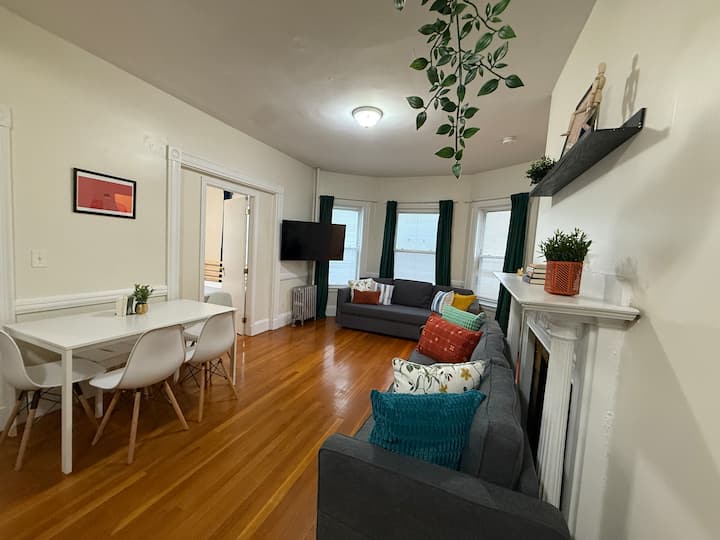 1 Free Parking Spot - Nice 2 Bedroom - Location - Boston, MA