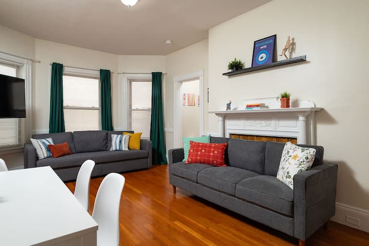 1 Free Parking Spot - Nice 2 Bedroom - First Floor - Boston, MA
