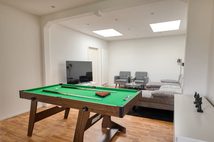 Großzügiges City Loft M. Billardtisch - Neumünster