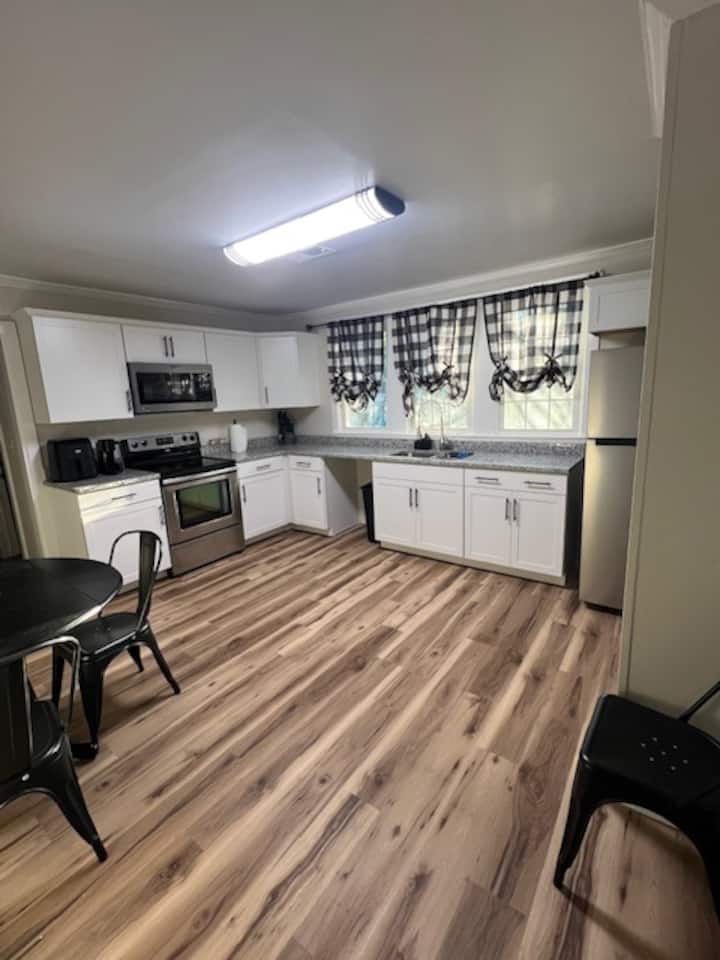 The City Cottage 2.0 - Lexington, SC