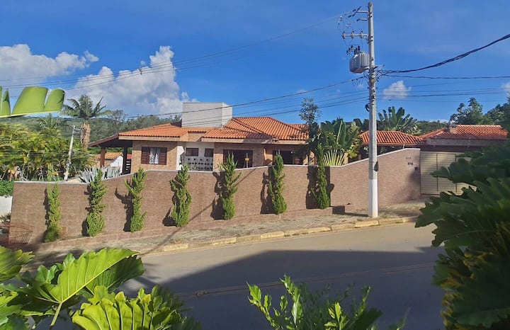 Refúgio Aconchegante Em Guararema – 3 Quartos - Guararema