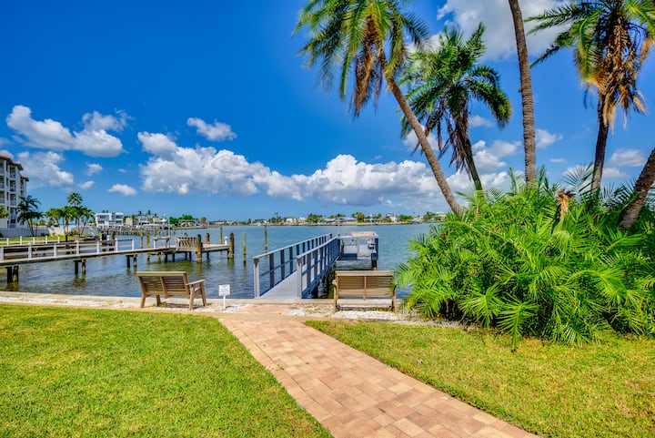 Sunny Treasures - Steps To Beach & Heated Pool - St. Petersburg, FL