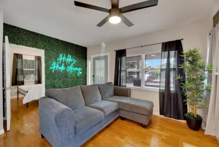 Hilda's Hideaway - 탬파