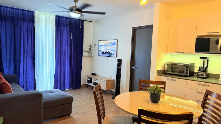 Family & Work-ready 2br Apt W/ View + Parking - Dipartimento di San Salvador