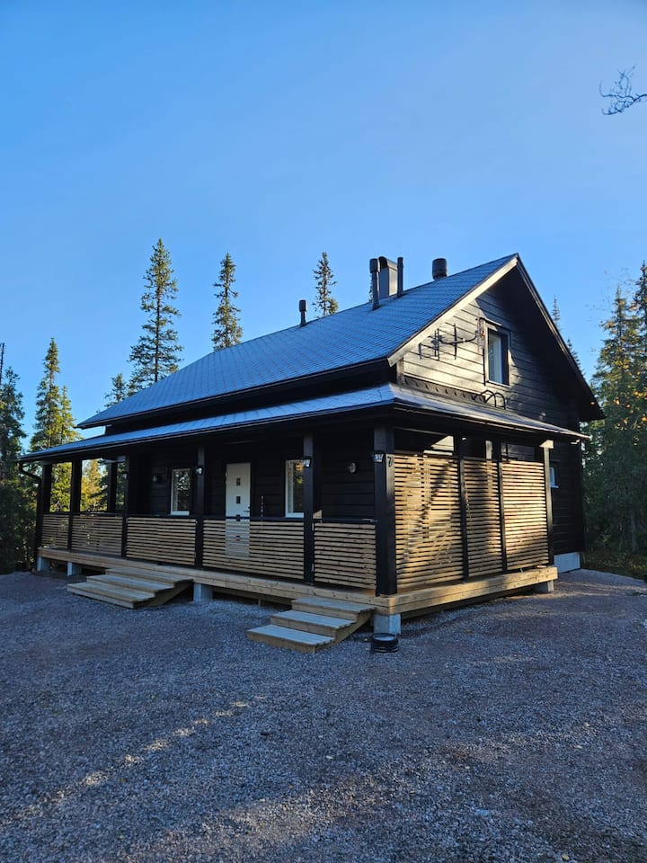 Ihastuttava, Uusi Ja Kotoisa Huvila Oloksella - Muonio