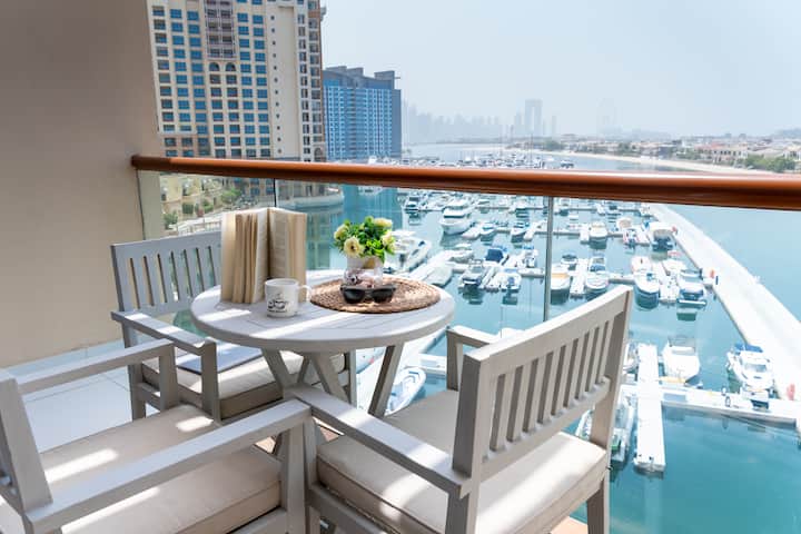 Palm Marina • Balcony • Pet Friendly • Stylish - Dubai