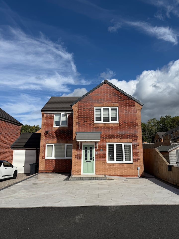 Lovely 3-bed Home In An Excellent Neighbourhood - Ormskirk