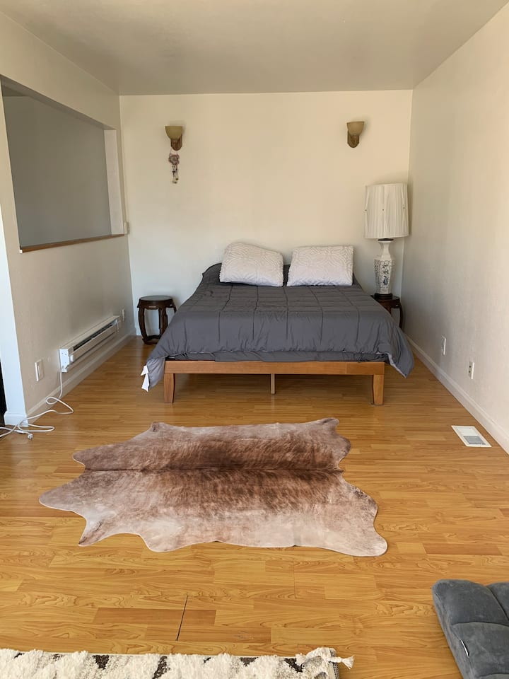 Santa Cruz Studio • Ocean Views + Private Entry - Santa Cruz, CA