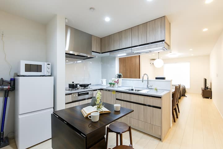 最大6名 名古屋駅まで徒歩約10分 スタイリッシュで快適な2階建て住宅 - Nagoja