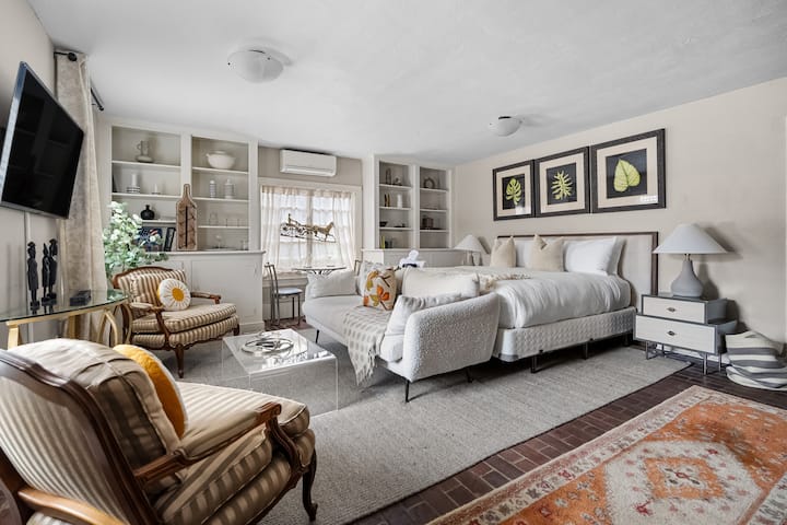 Timeless Carriage House Stay In Old Town - Alexandria, VA