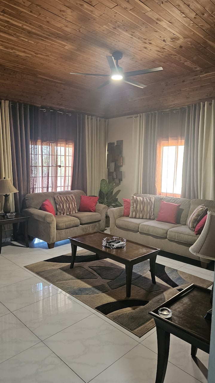 Paj's Hide Away - Kingston, Jamaica