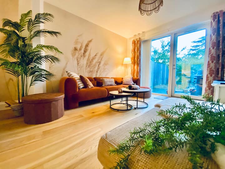 Autumn House Cambridge Sleeps 7 With Parking - Cambridge