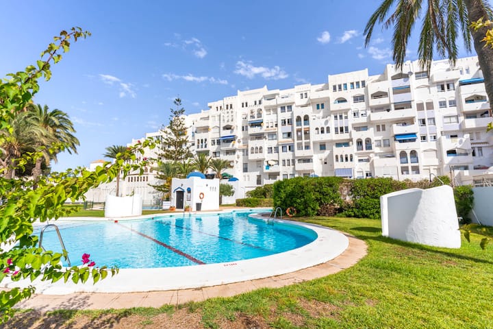 Acogedor Apto Con Piscina Y Terraza, Cerca Del Mar - Roquetas de Mar