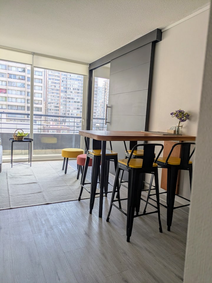 Céntrico Depto. A Pasos De Lastarria Y Santa Lucía - Santiago, Chile