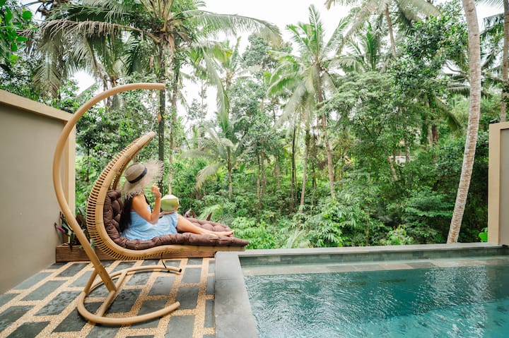 Infinity Pool Villa | Jungle View + Balcony Lounge - 인도네시아