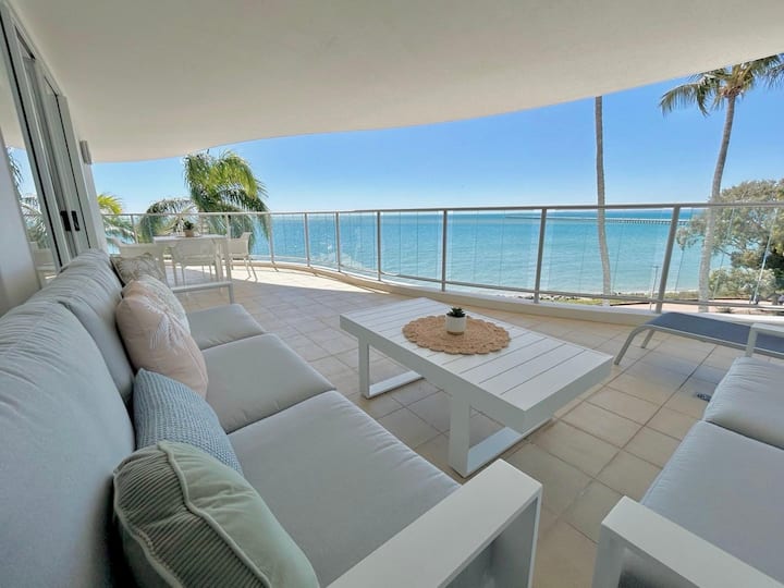 Amazing Water View Apartment - Pool, Gym, Parking. - Hervey Bay