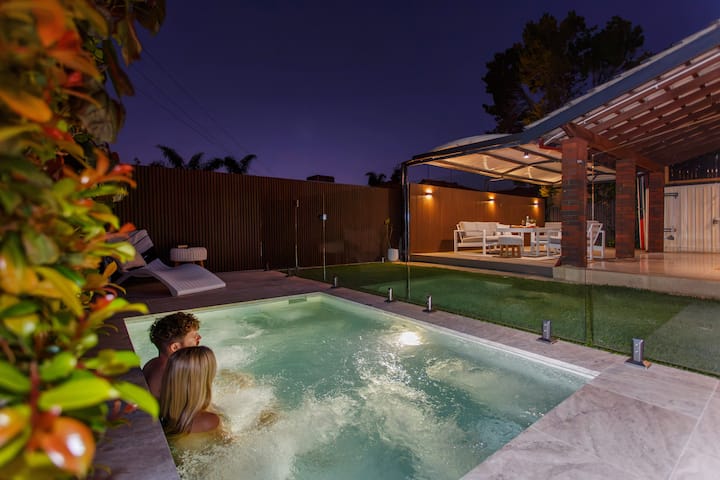 Brighton Vibes & Chill - Private Plunge Spa/ Pool - Nedlands