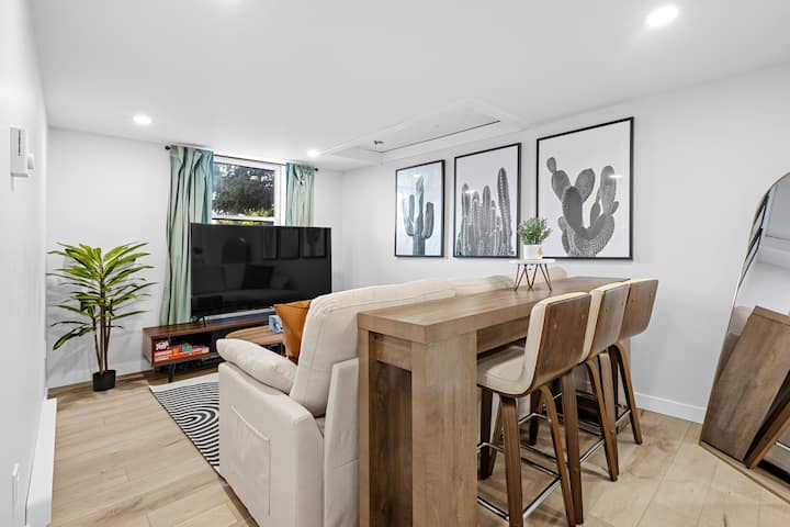 Centrally Located 2 Bed - 1 Bath With Free Parking - Ottawa