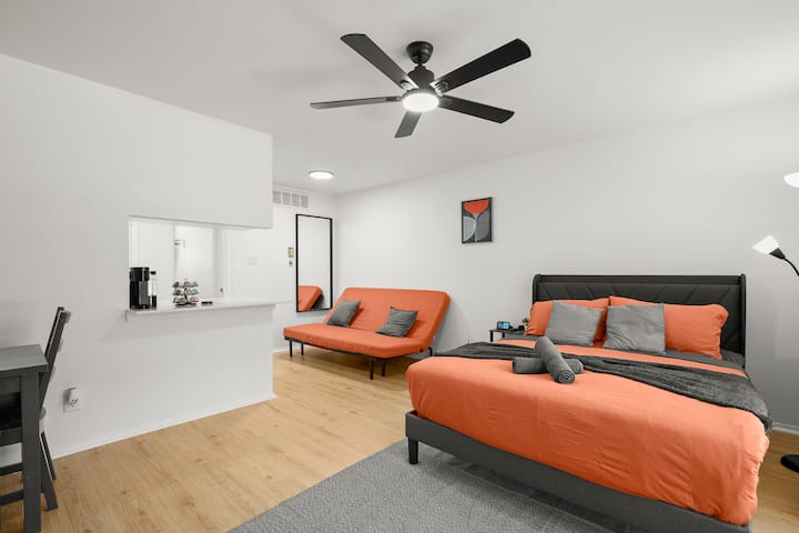 Modern, Central Austin Apt | Fully Equipped - Austin, TX
