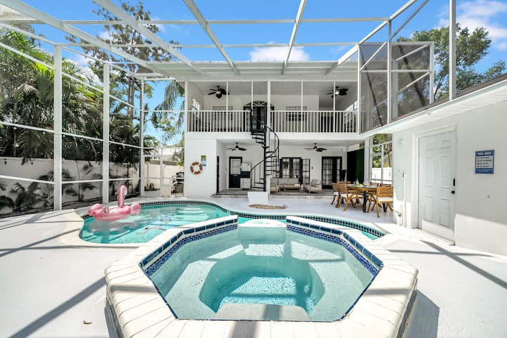 Hot Tub, Cold Plunge, Theater, Billiards, Arcade - Tampa, FL