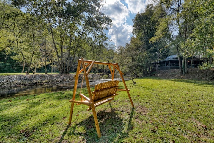 River Ben - A Mountain Cottage On The Toccoa River - Suches, GA