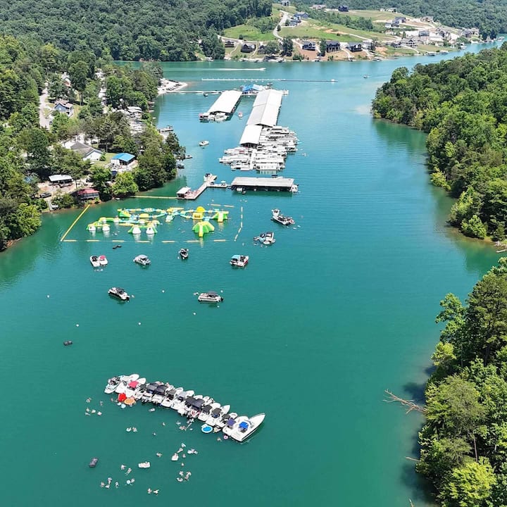 Rustic Sugar Shack Cozy Norris Lake House Getaway! - LaFollette, TN
