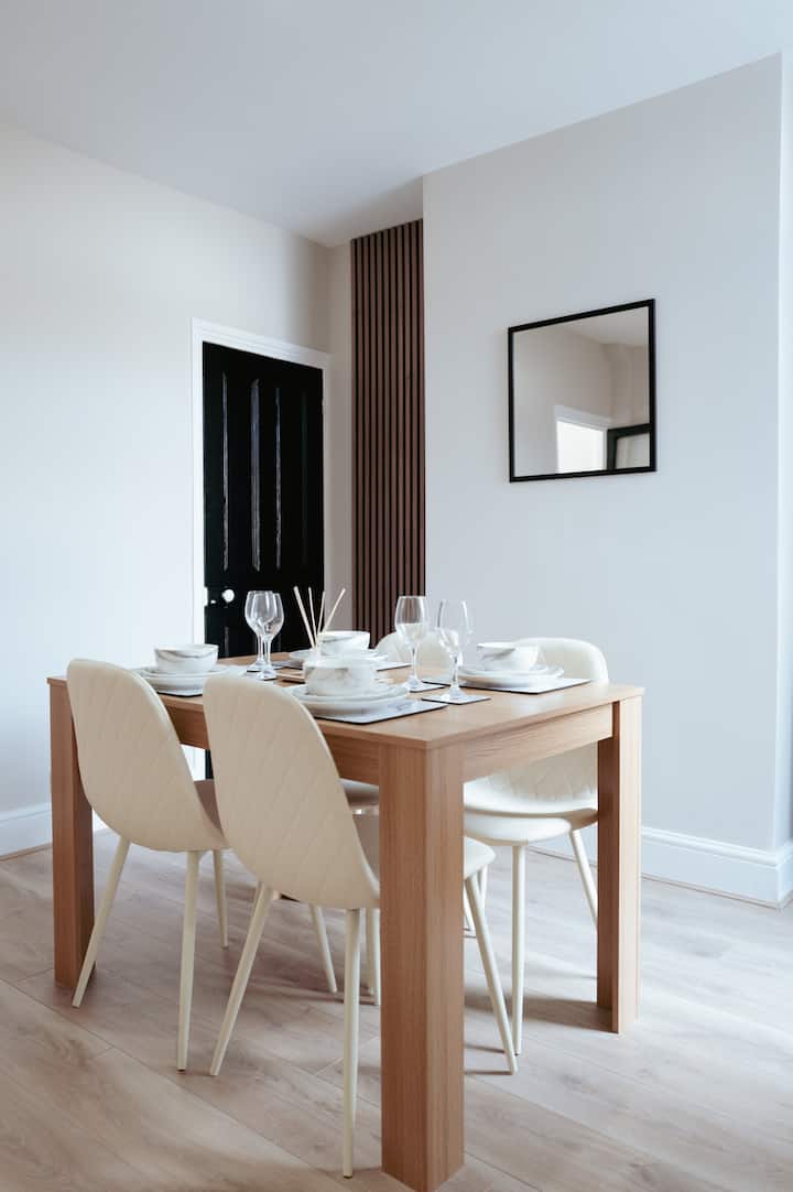 Osbourne House - Long Term/relocate/contractors - Chatham