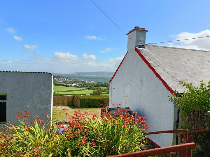 Cooley Cottage (Donegal Holiday Home - Seaviews) - County Donegal