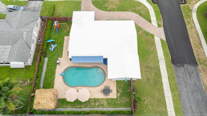 3bd Heated Pool + Tiki Hut | Near Beach & Pier - Deerfield Beach, FL