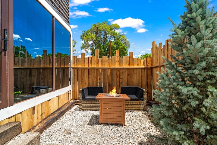 #5 - Luxx - Space Cabin Tiny House - Rooftop Deck - Taos, NM