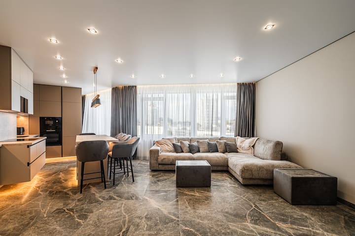 *5ai Petrovdom In Rc Manhattan City In Kyiv - Ukraine