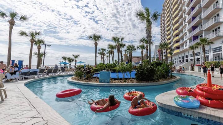 Beachfront Ocean Walk Resort+amenities. 2br Suite - Daytona Beach, FL