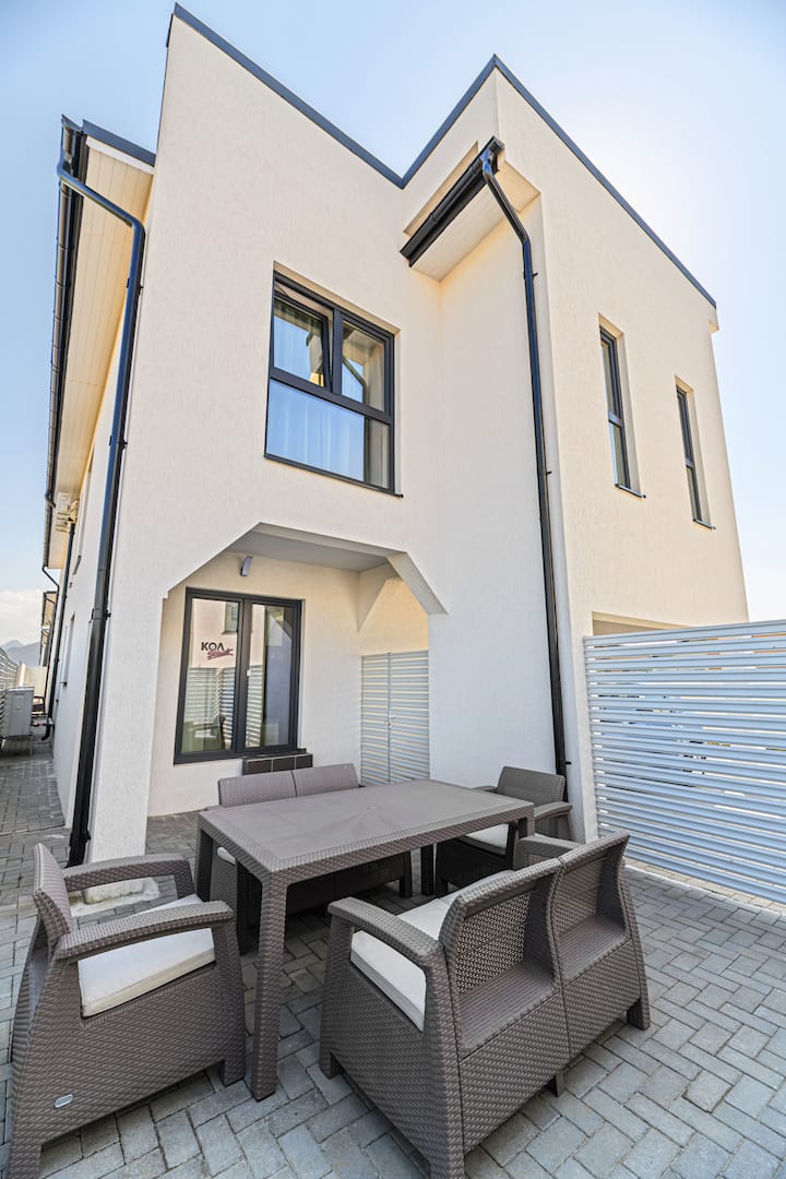 Koa | Street #9 - Romania