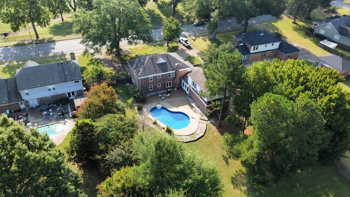 Private Pool - 6 Br 20+ Sleeps Near Golf Course - Lakeland, TN