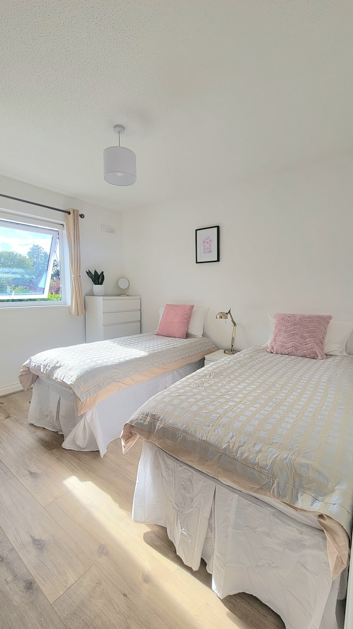 Charming 1 Bedroom House In Dublin With Parking - Dublin