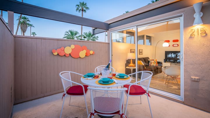 Retro & Funky Mid-century Mod At Ocotillo Lodge - Palm Springs, CA