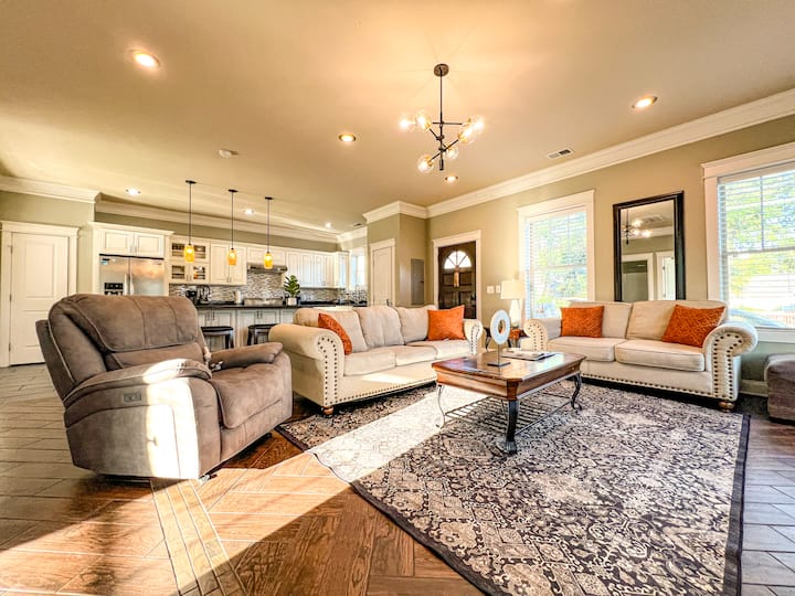 Central Nashville Stay  Cozy Retreat  Parking - Nashville, TN