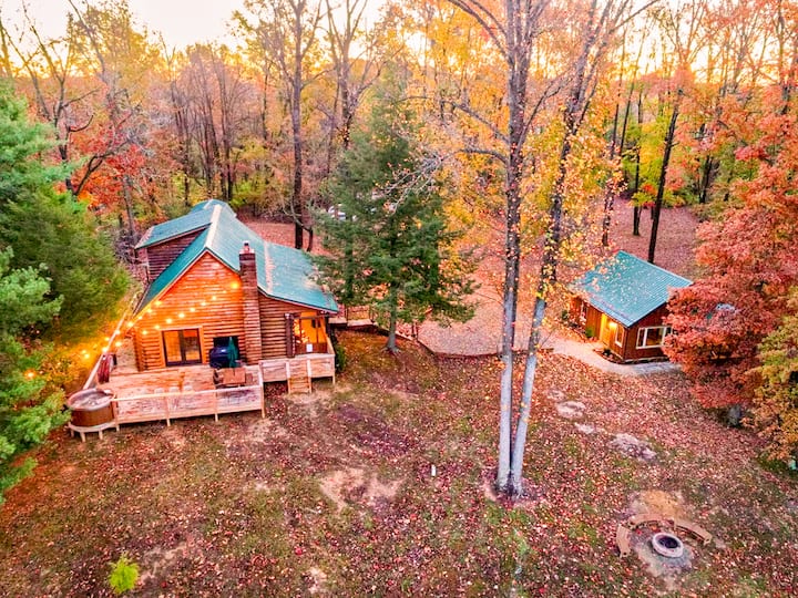 Log Cabin + Guest House On A Pond With Hot Tub - Estados Unidos