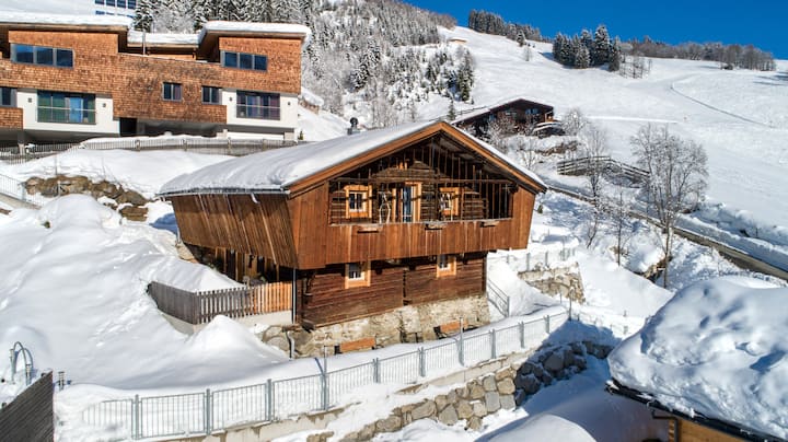 Ski-in/ski-out Heustadl –Alpencharme & Private Spa - Fieberbrunn