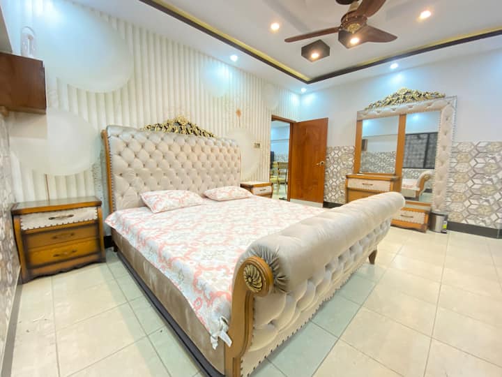 Spacious Family-friendly 4br | Ac Wi-fi King Bed - Karaczi