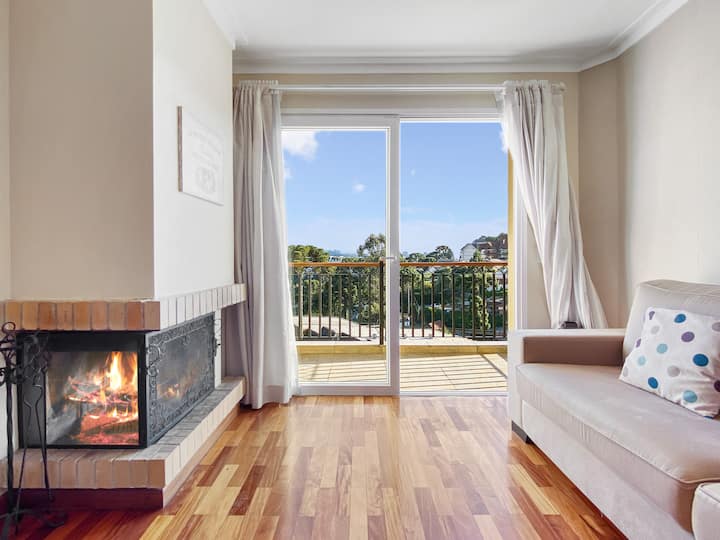 Morro Do Elefante | Fireplace |Balcony |2 Bedrooms - Campos do Jordão