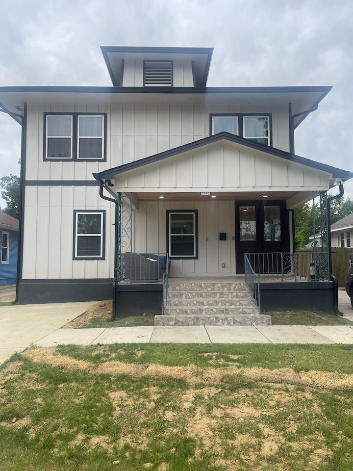 6 Br- Stylish Home-near Beale Street - Memphis, TN