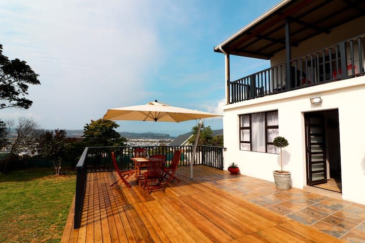 Complete Apartment, One Bedroom, With Lagoon Views - Knysna