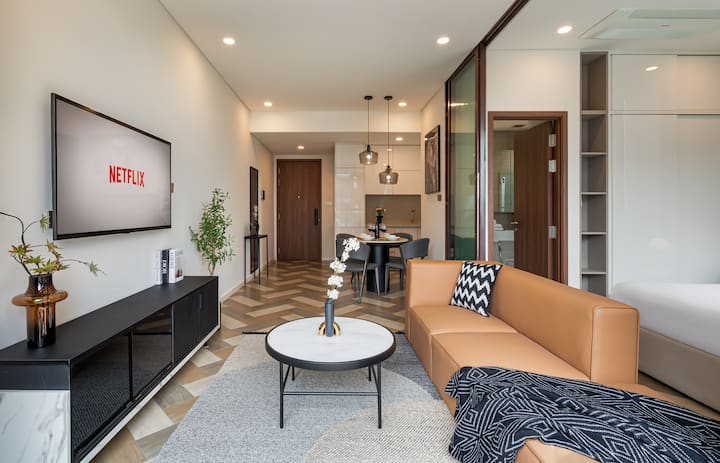 Metropole Galleria | Topf City View | Gym & Pool - Vietnam