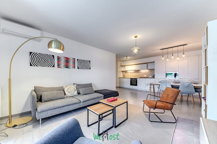 Grand Appartement Familial Avec Parking à Lyon - Vaulx-en-Velin