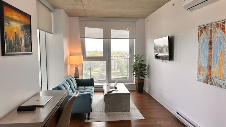 Stylish Griffintown Condo In Trendy District - Brossard