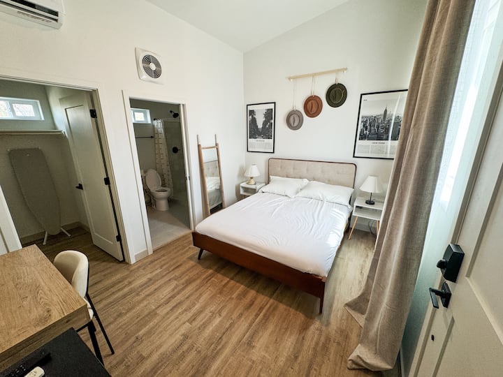 2 Bed 2 Bath Guesthouse With Fenced Parking - Tucson, AZ