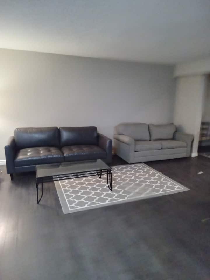 Ruths -3 Bedroom House W/wifi, Netflix And Parking - Fort McMurray