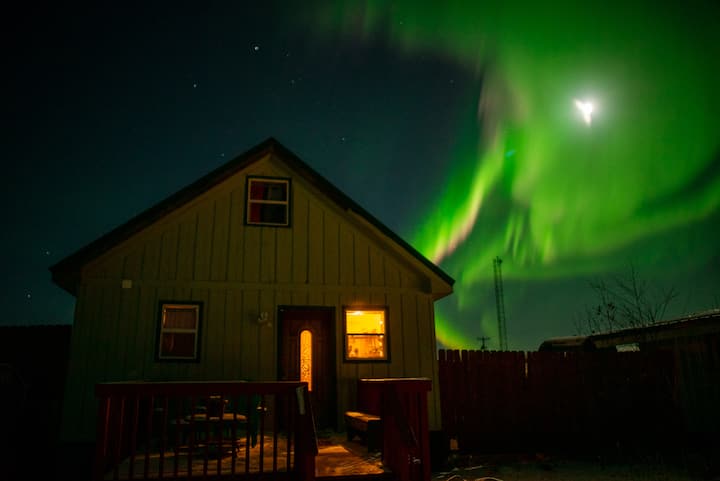 Secluded "Musher's Cabin" With Sled Dog Kennel - Alaska