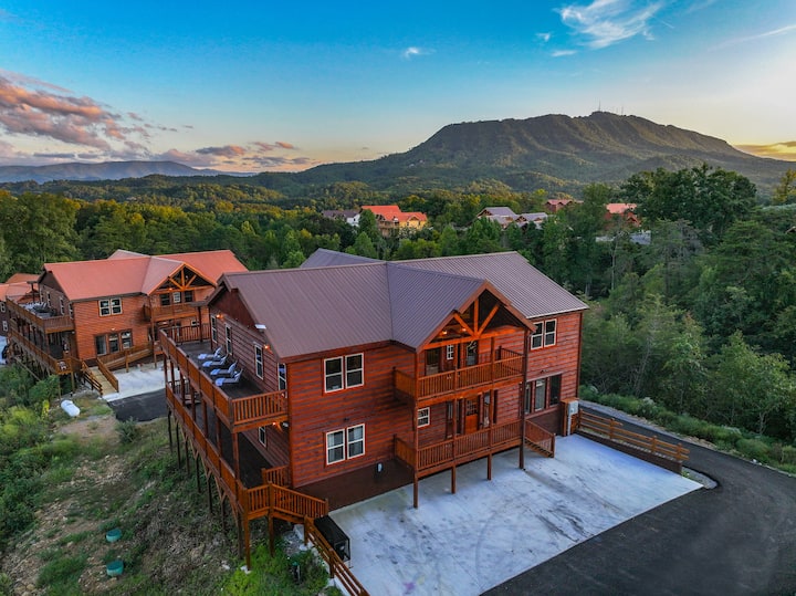 Brand New! Largeheatedpool-games-hottub- Sleeps24! - Douglas Lake, TN